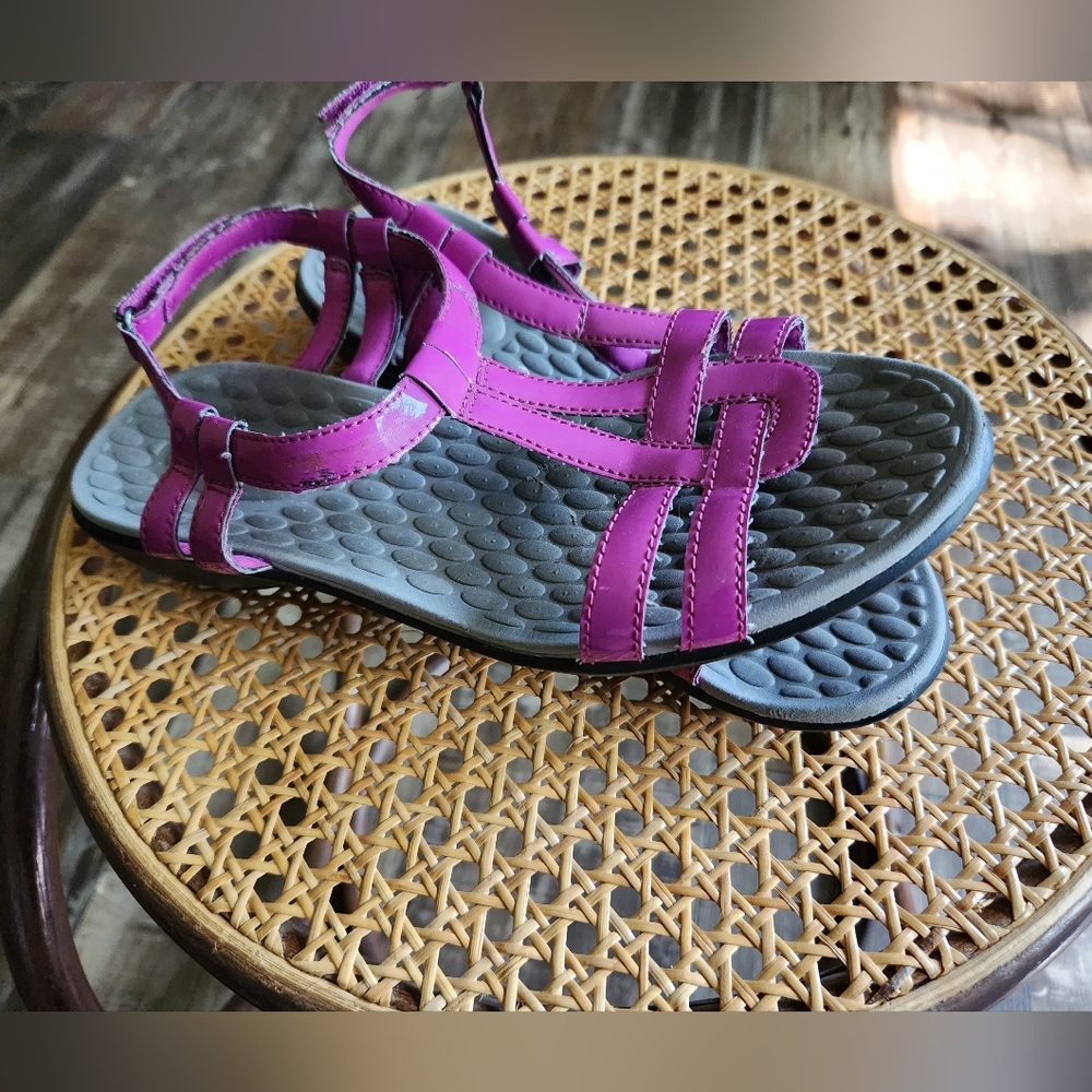 Clarks Purple Sandals Size6.5 - Gem